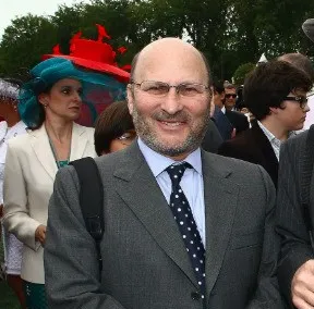 走進瑞士首富：香奈兒背後神秘家族，“時尚界最安靜的億萬富翁” | 時尚 | 鉅亨號 | Anue鉅亨